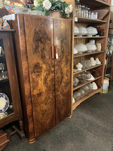 Cleo's Furniture - Furniture Expertise at 605 Albert Pike Rd, Hot ...