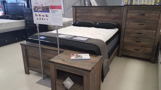 Havertys Furniture Outlet - Furniture Expertise at 4545 E Colonial Dr ...